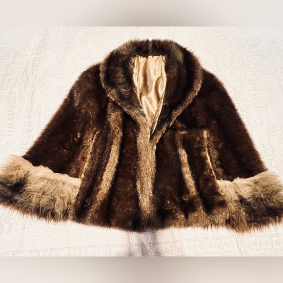 Regina Glenara | Jackets & Coats | Gorgeous Fur Cape Regina Glenara ...